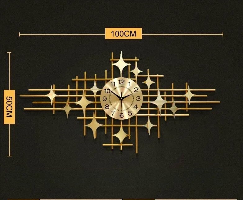 Большая гостиная с современным дизайном, украшенная настенными часами