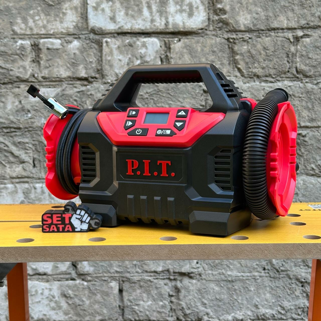 Аккумуляторный компрессор P.I.T PAIP20H-11A SOLO (Без АКБ и ЗУ)