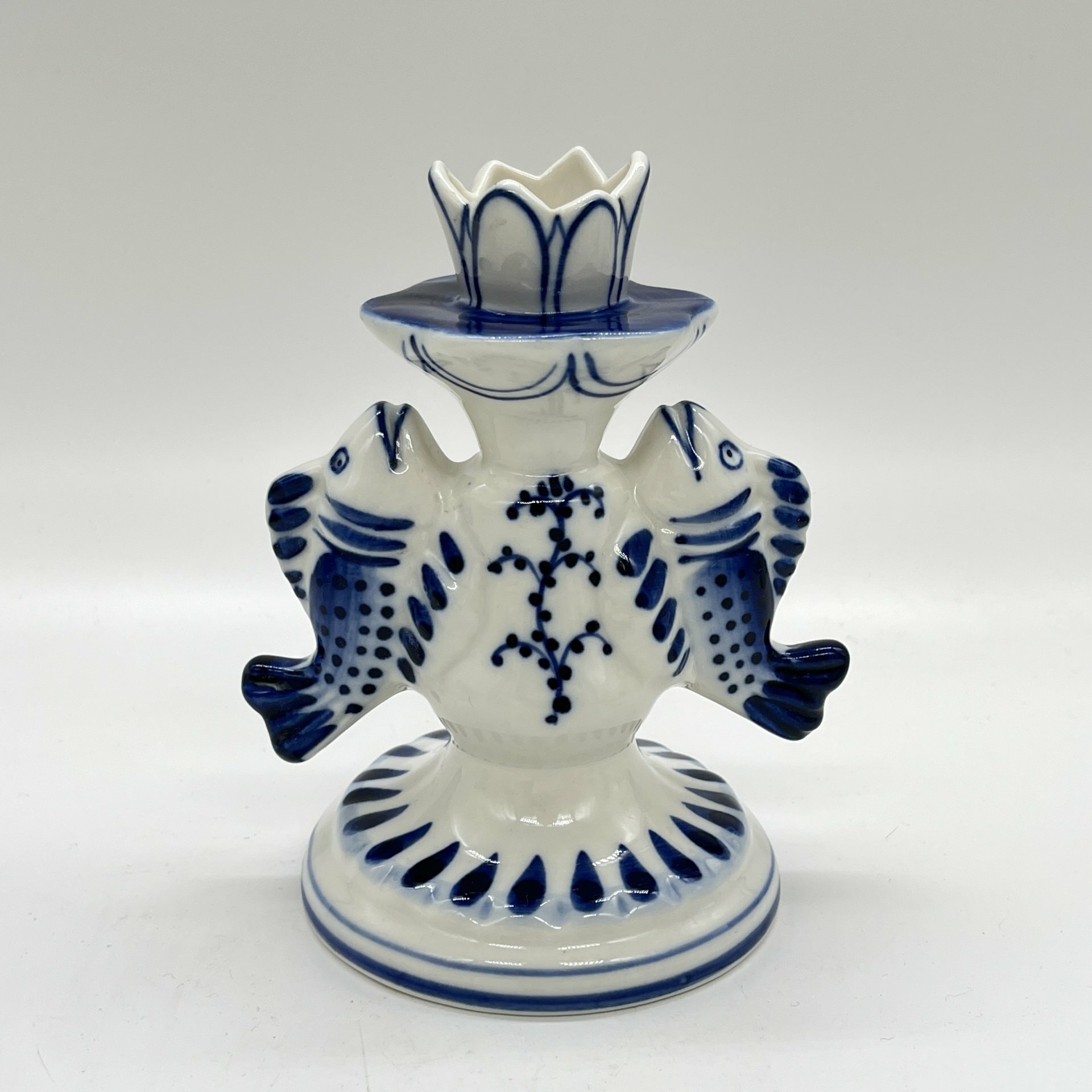 Подсвечник для одной свечи "Рыбы", фарфор, роспись, Объединение «Гжель», СССР