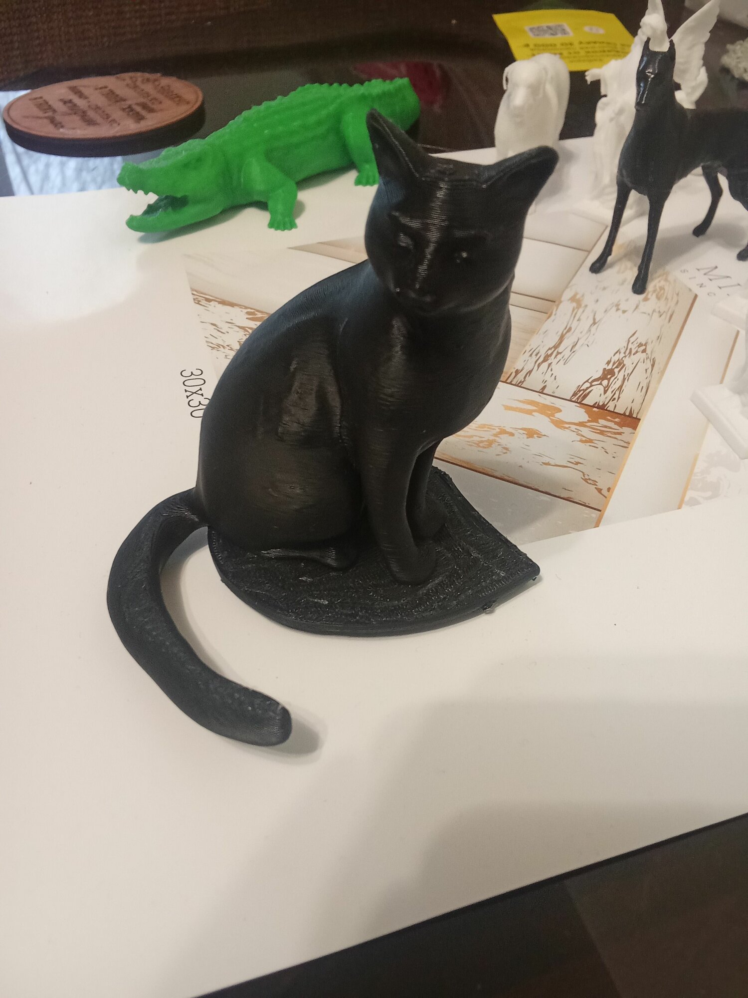 Статуэтка кошка