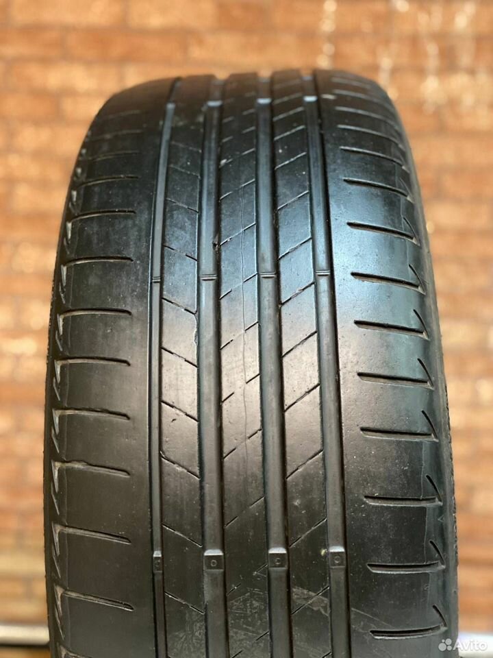 Bridgestone Turanza T005 225/40 R19