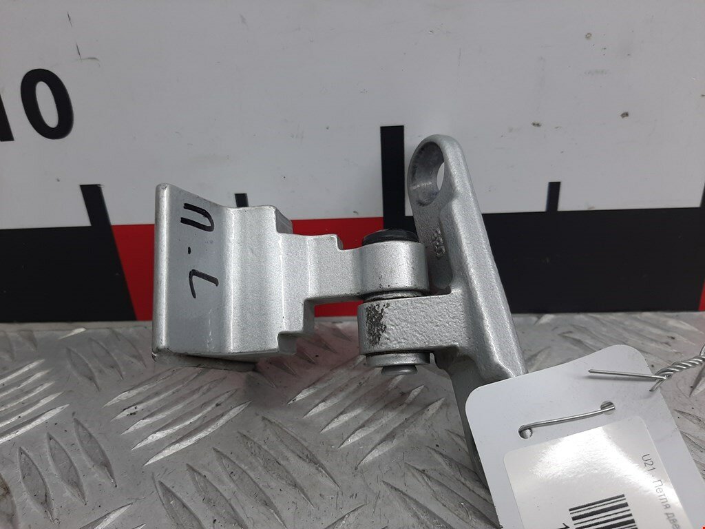 Петля двери передней левой BMW 5-Series (F07/F10/F11/F18) 41517259591 арт. 1469124