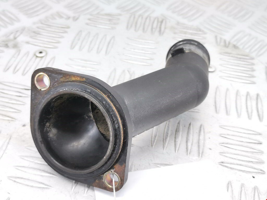 Корпус термостата Volkswagen Beetle 2 06A121121C арт. 1927086