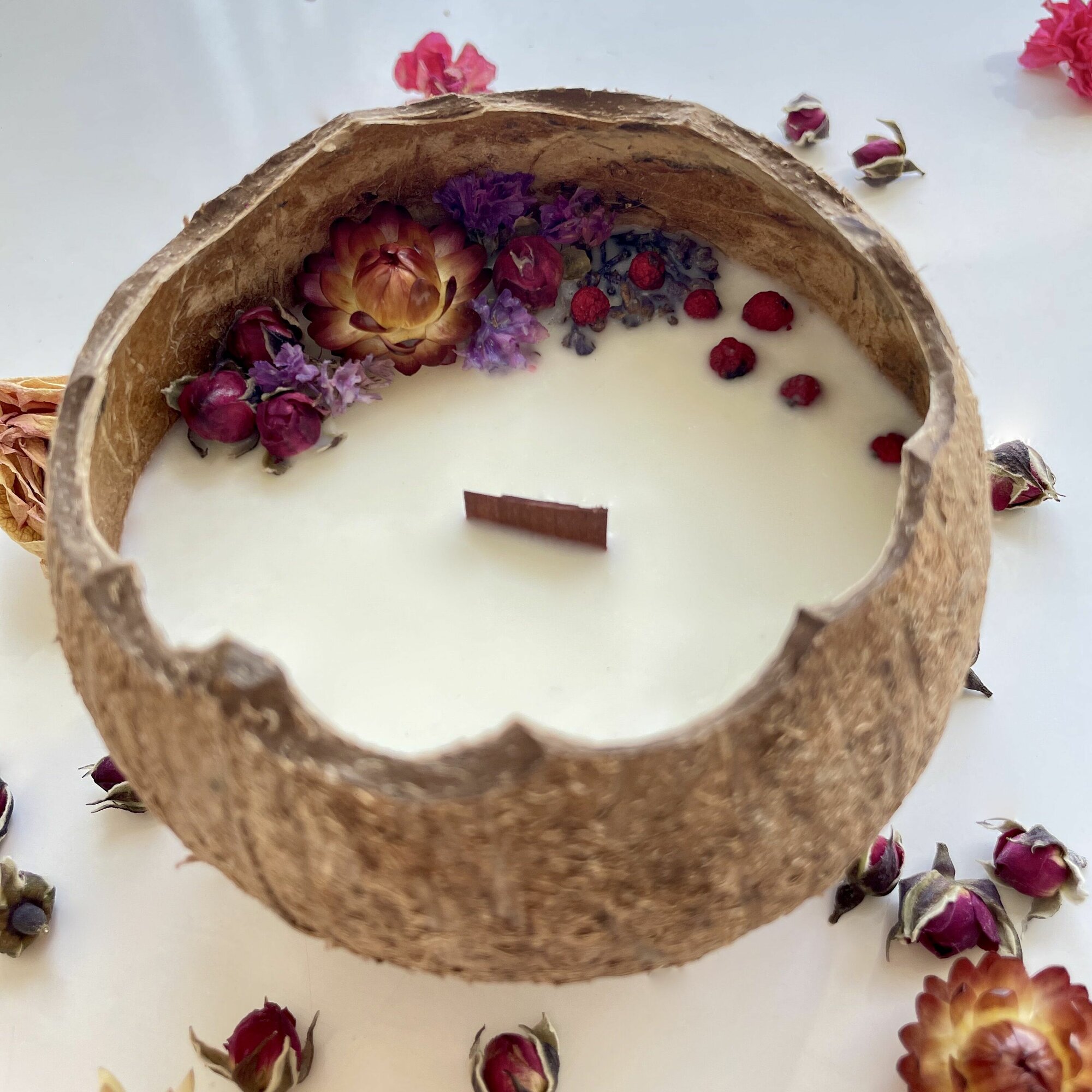 Свеча интерьерная, ароматическая в кокосе с деревянным фитилем, Мерло, 250 мл, Candle zen