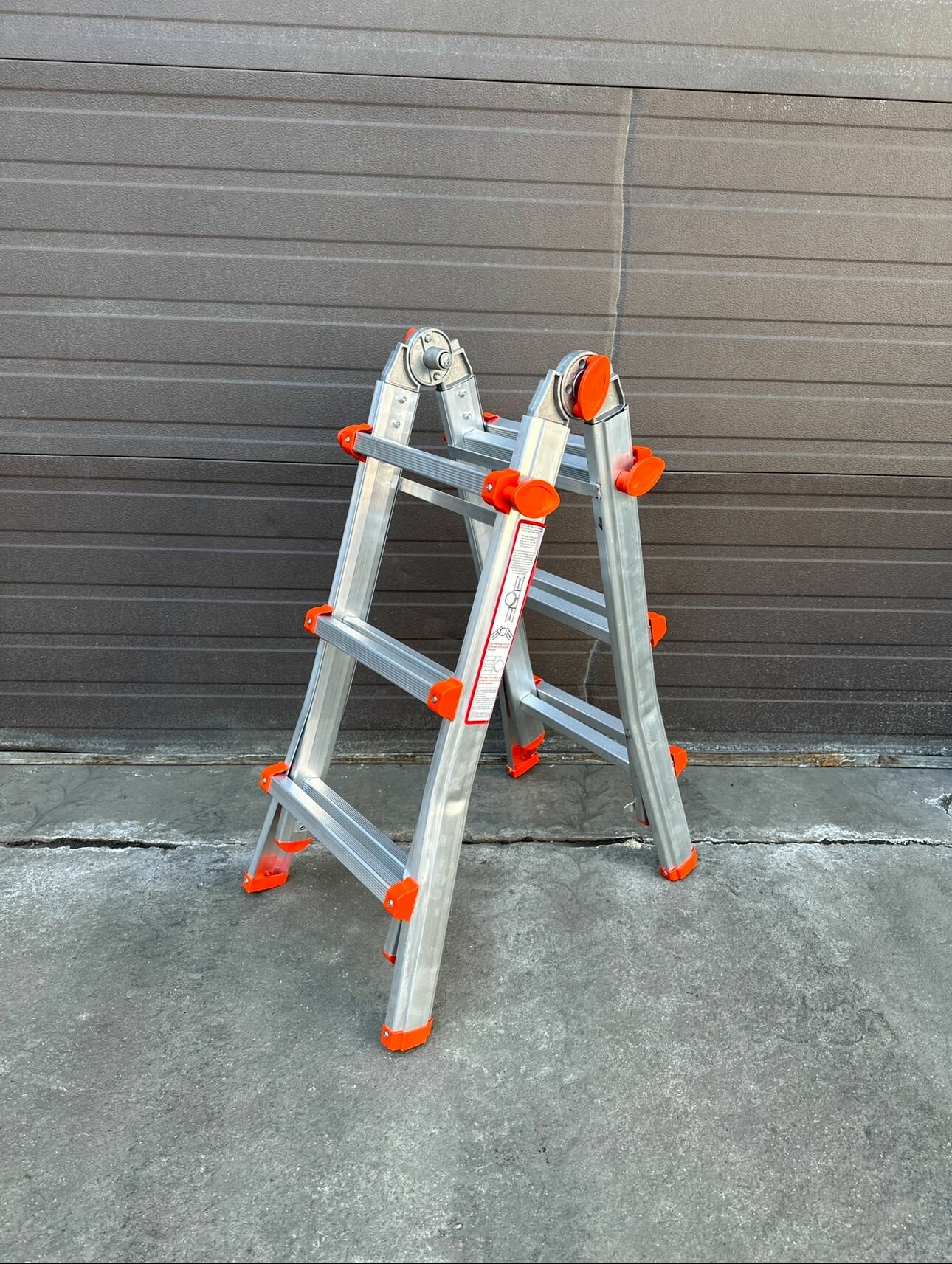 Лестница стремянка телескопическая Anka 3+3 (В виде стремянки до 1.4м, лестницы 2.8м)