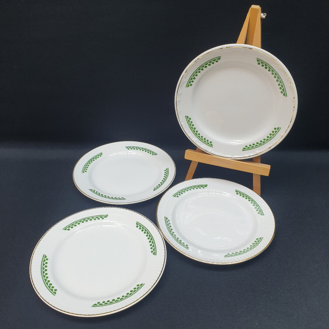 Набор пирожковых тарелок 4 шт, 19. 5 см, Красный фарфорист, фарфор, диколь. Винтаж СССР.