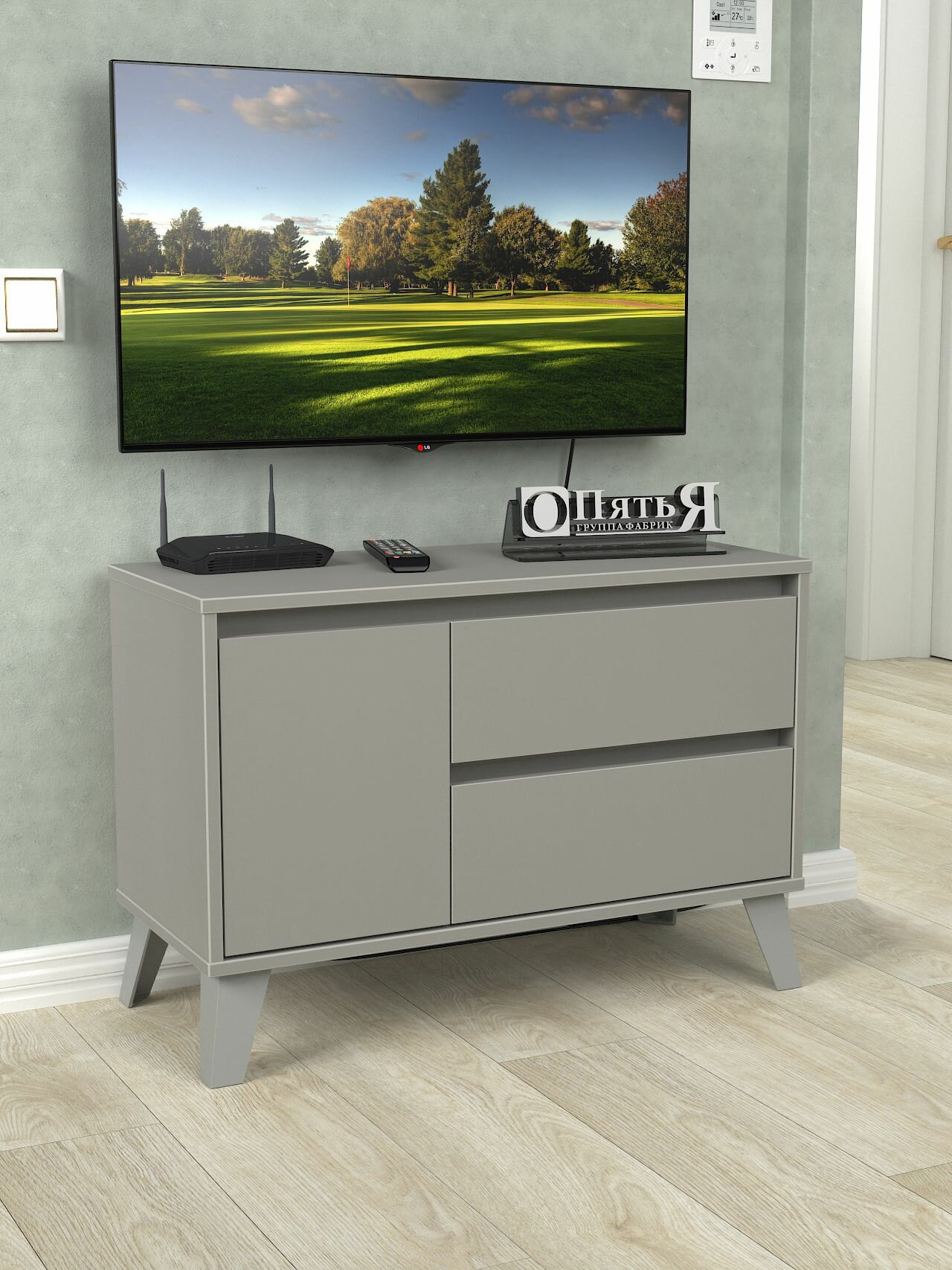 Тумба под телевизор широкая на высоких ножках закрытая