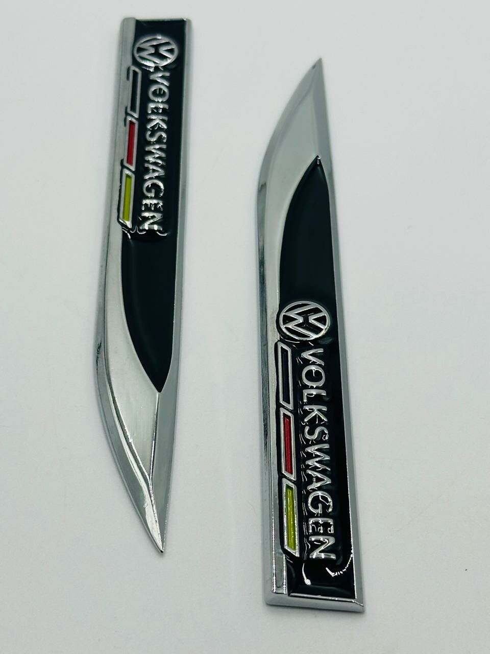 Шильдики Volkswagen на автомобиль на крылья 2шт