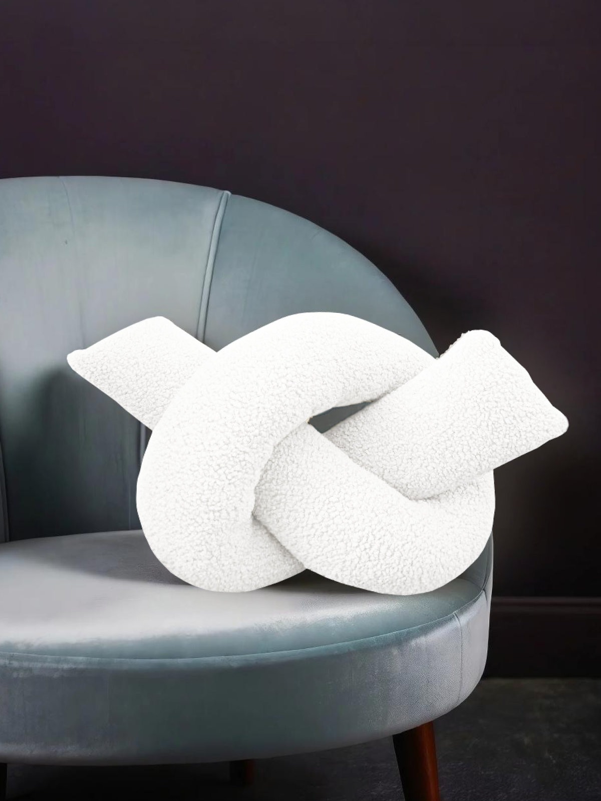 Подушка декоративная из меха букле узел, цвет белый