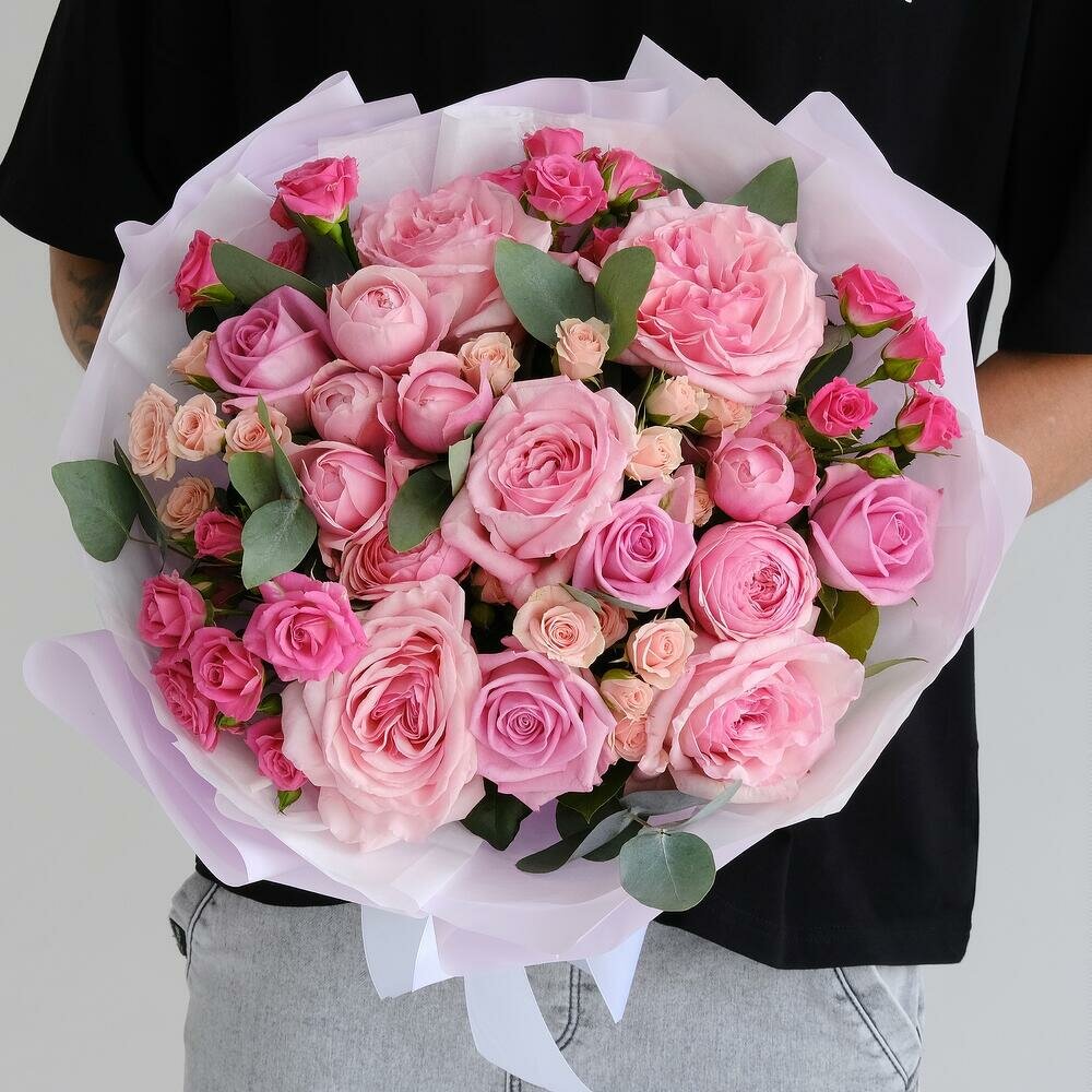 Пионовидные розы в нежном розовом букете "Amore Mio" 17 цветов, высота 40см