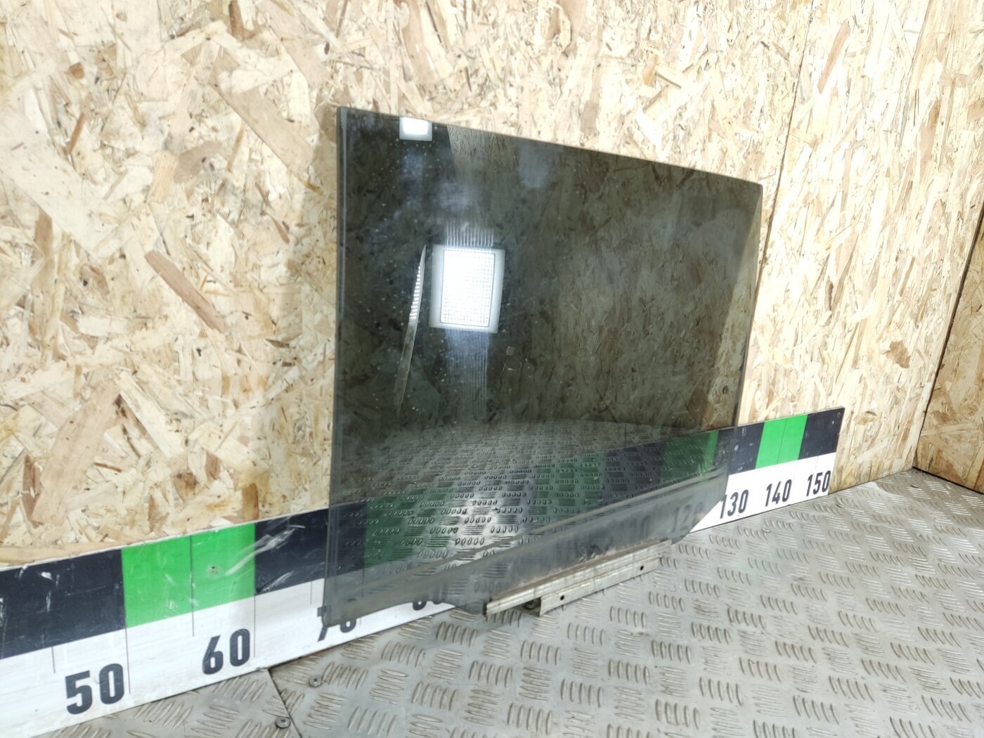 Стекло двери задней левой MAZDA Carol 2004-2009 1A1173501