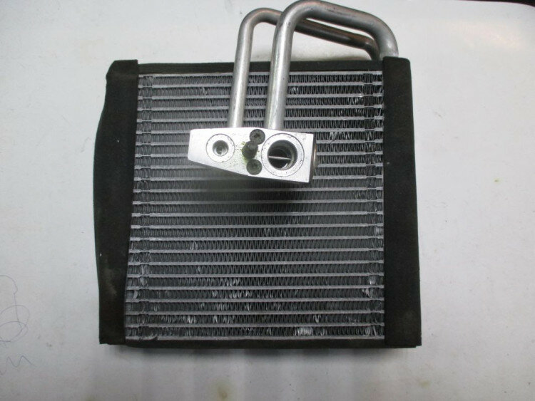 Радиатор испаритель кондиционера Шевроле Авео Т300 Кобальт 52441252 52437762 Опель Мокка