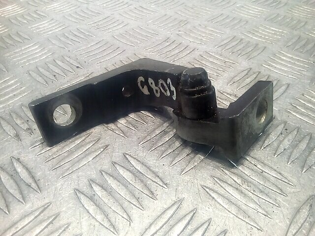 Петля двери передней правой Volkswagen Touareg 1 7L0831402A арт. 435473