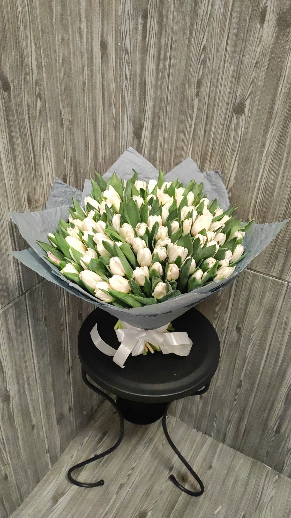 Букет из 101 белого тюльпана
