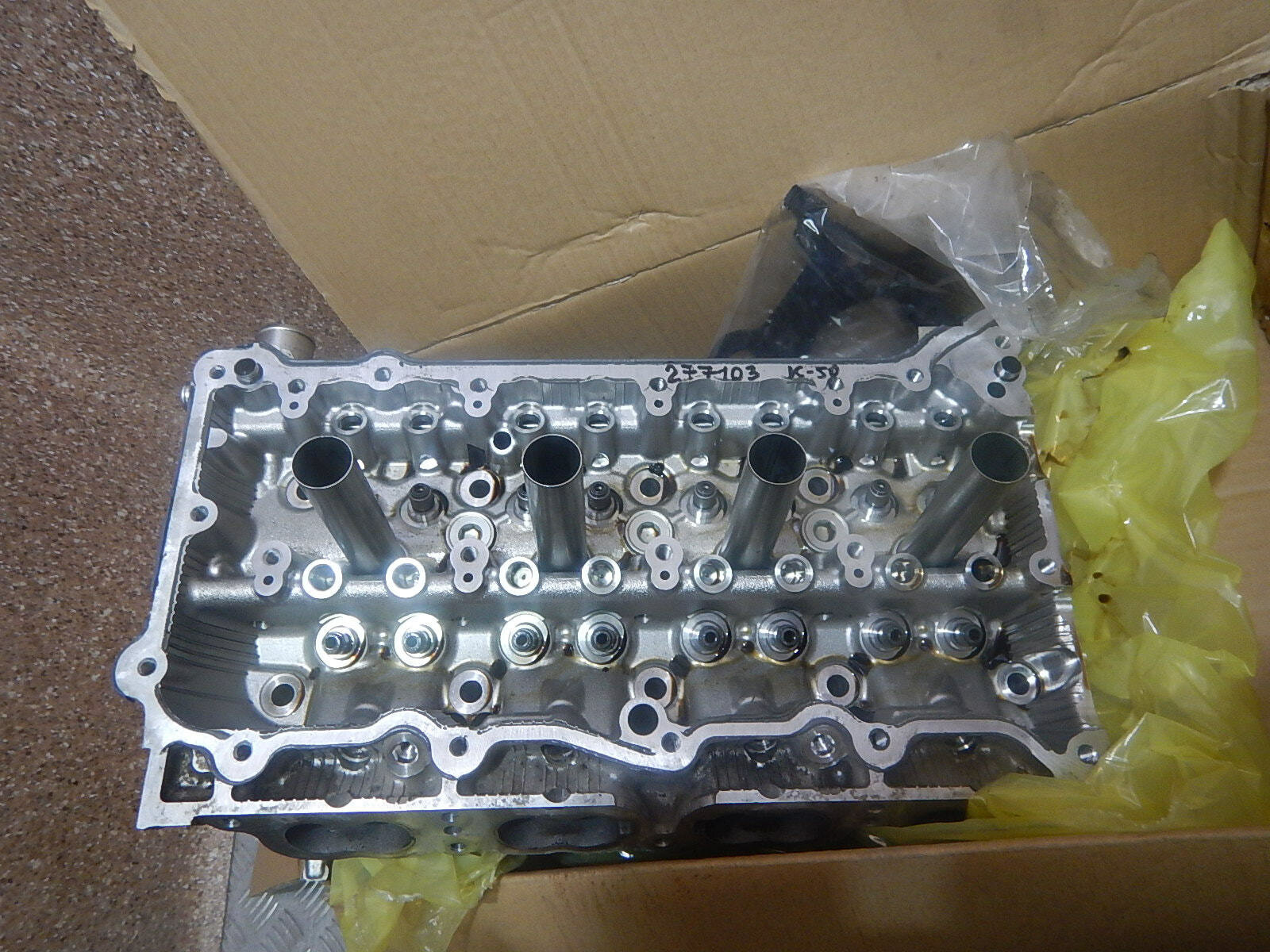 Б/У Головка блока цилиндров (ГБЦ), Toyota (Тойота)-CAMRY 50 (11-18) TOYOTA CAMRY 50 (11-18) 2,0 6 AR-FE Ремонтный набор: ...