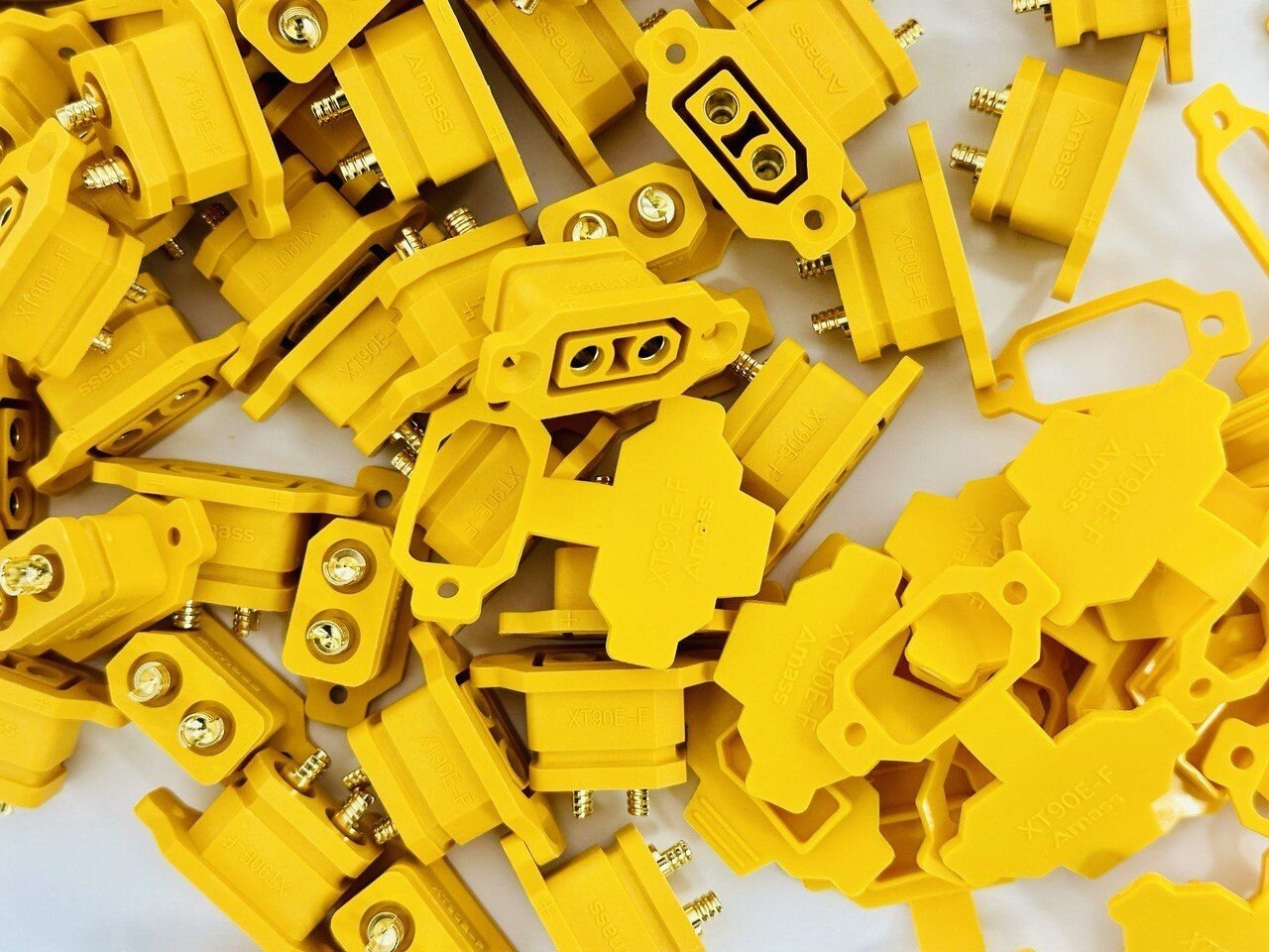 Силовой разъём XT90 F (мама) врезной с крышкой - комплект 1 шт