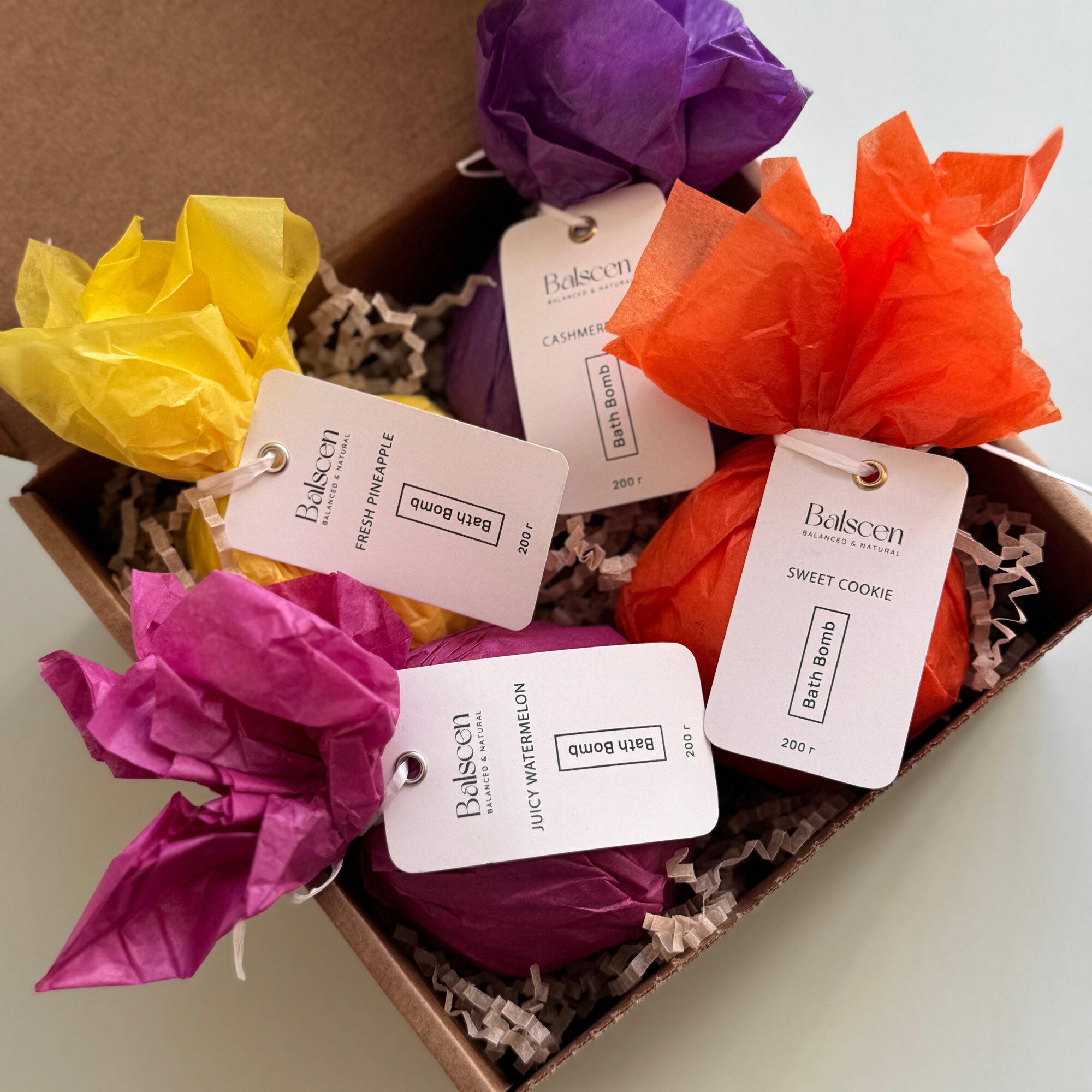 Подарочный набор цветных бомбочек для ванны Balscen с арома маслами