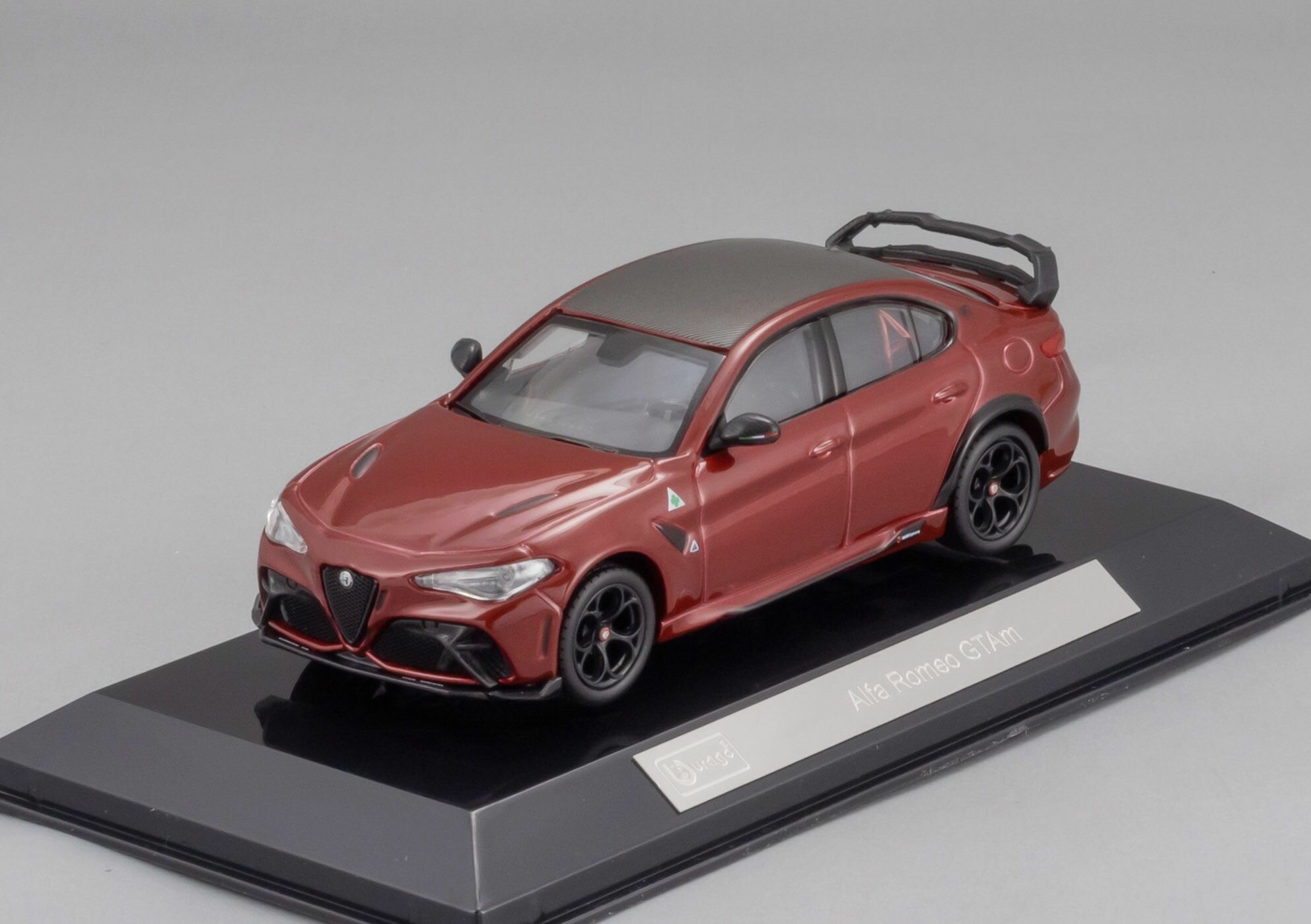 1:43 Alfa Romeo Giulia GTAm - 2020, Коллекционная масштабная модель от Bburago