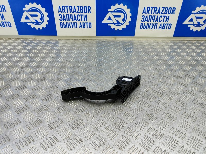 Б/У Педаль газа Ford Focus 3 / Форд Фокус 3 1.6 IQDB 105 Л.С. хэтчбек 2011
