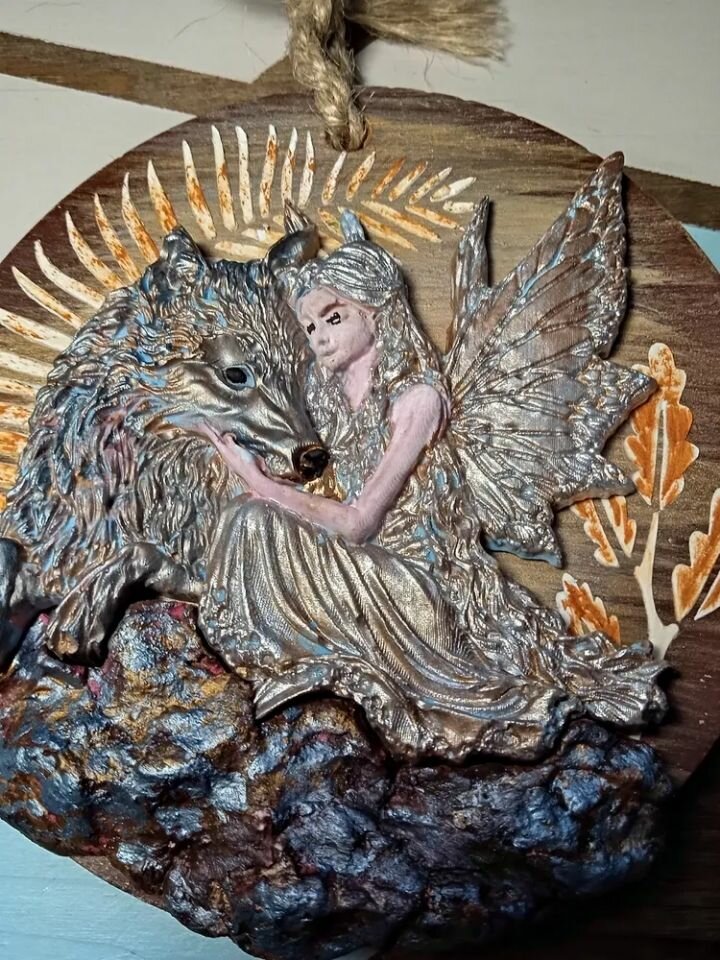 Гипсовое панно , Фэнтези 2" диаметр 14 см.