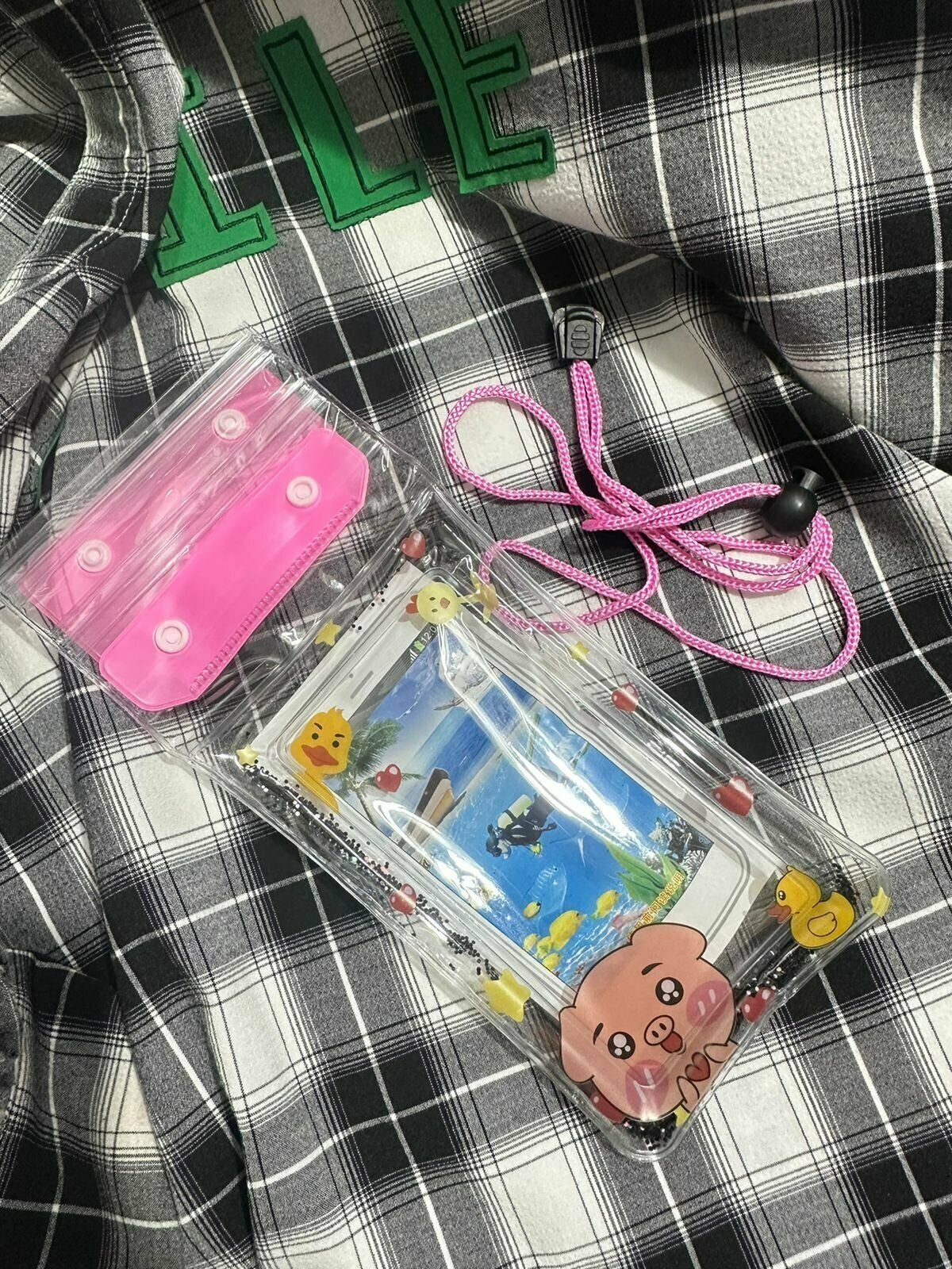 Комплект 4шт: Водонепроницаемый чехол для телефона Pictet Fino универсальный со шнурком / Водонепроницаемый чехол для смартфона / Непромокаемый чехол для телефона и документов, разноцветный