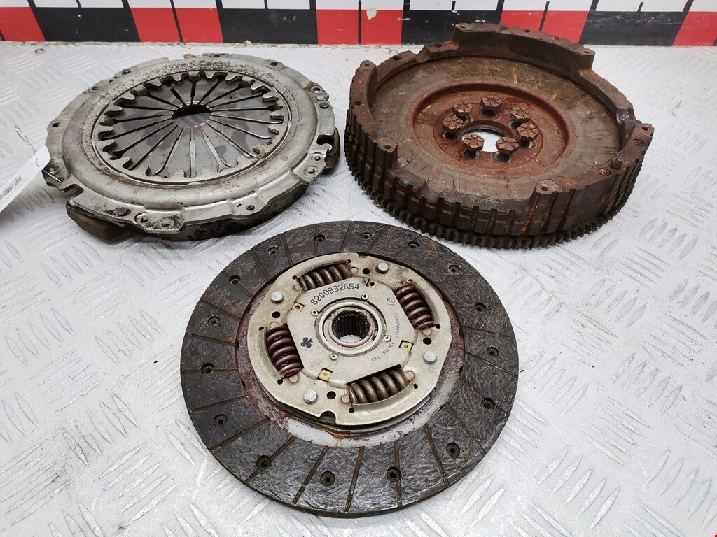 Маховик (демпфер сцепления) Renault Clio 2 8200447575 арт. 1639127