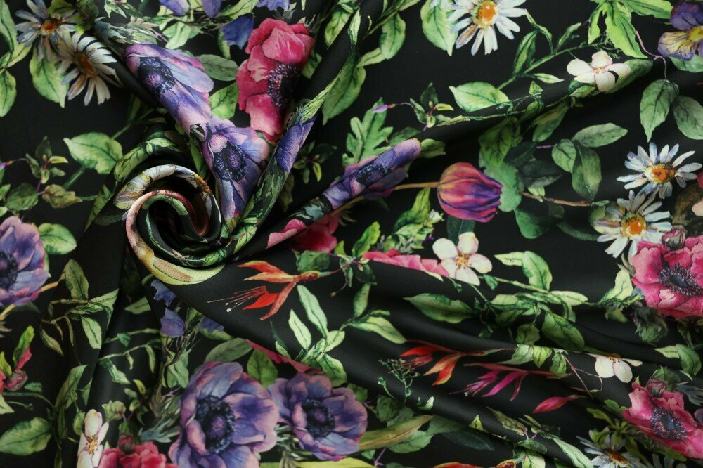Ткань черный атлас с цветами, ширина 1.3 м, плотность 52 г/м2
