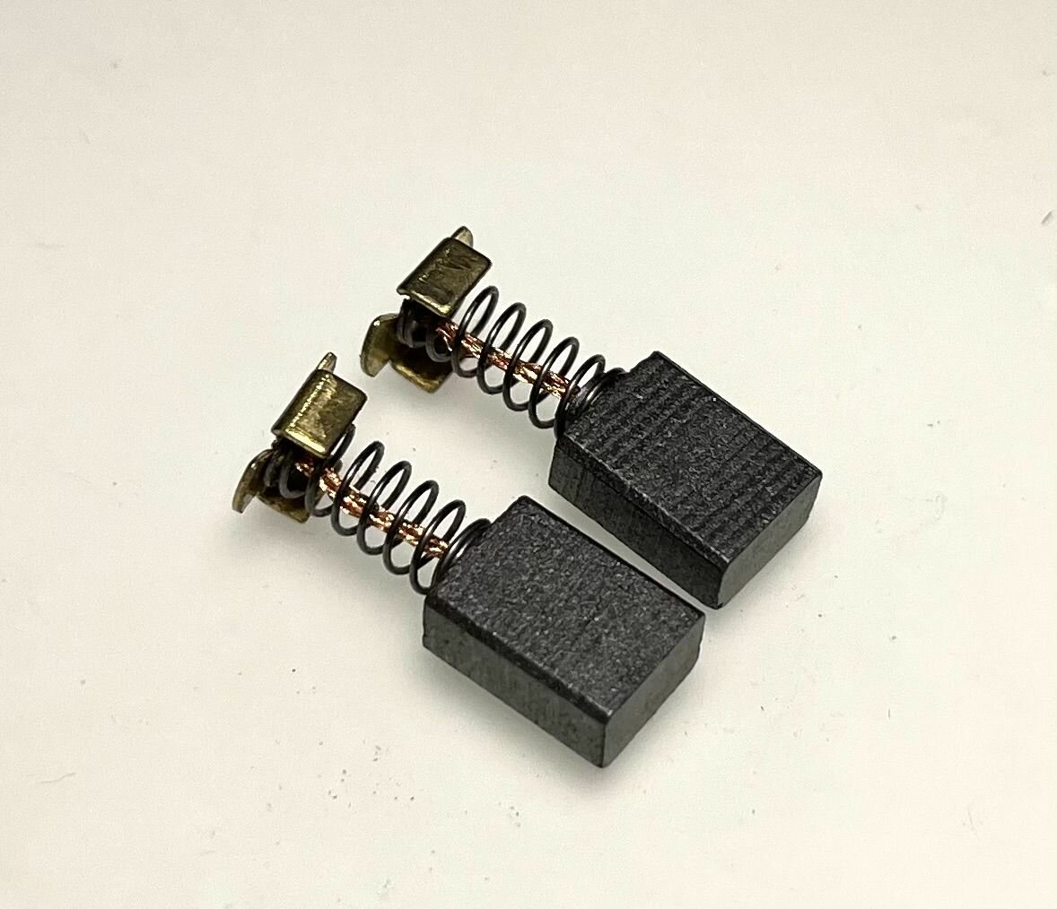 Щетки для лобзика МП-100/700Э (15.04.03.01.00)