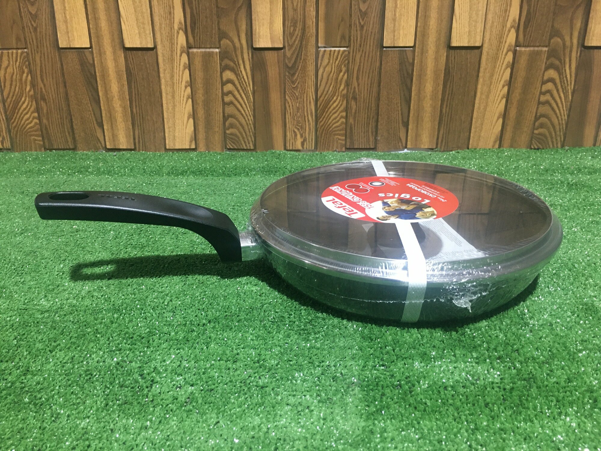 Сковородка с крышкой Tefal Logics диаметр 24 см. Сделано во Франции.