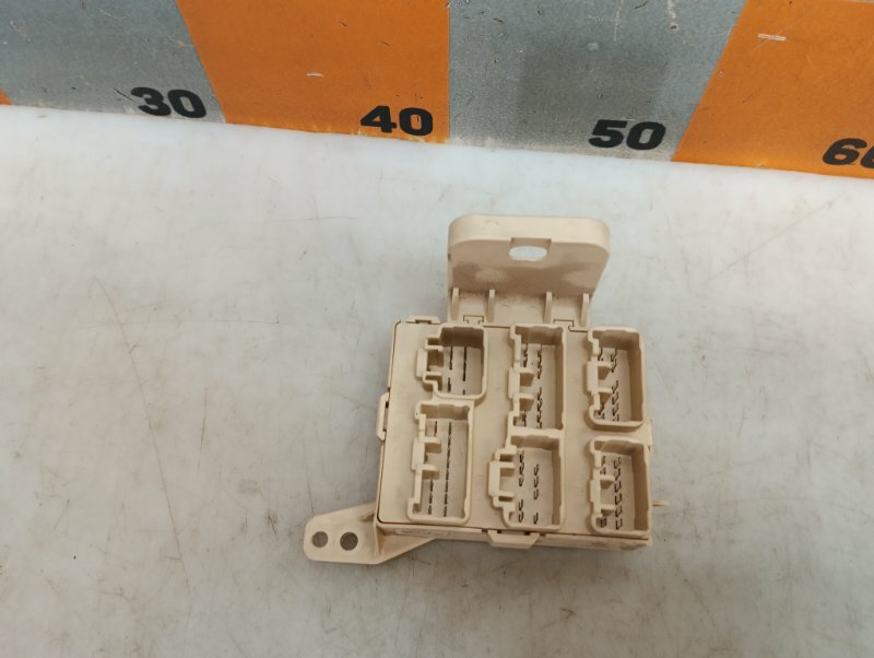 Б/У Лексус RX300 1 Блок предохранителей салонный Lexus RX300 2002 MCU15 343087 TOYOTA арт. 8273448010