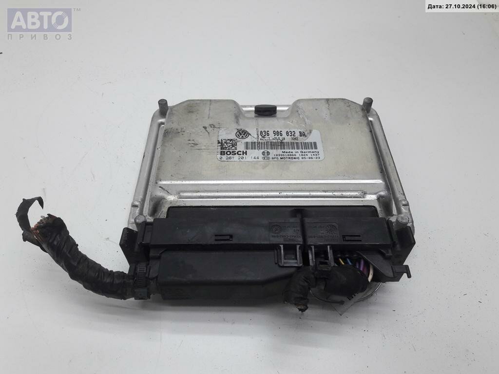 Блок управления двигателем (ДВС) Volkswagen Golf-5