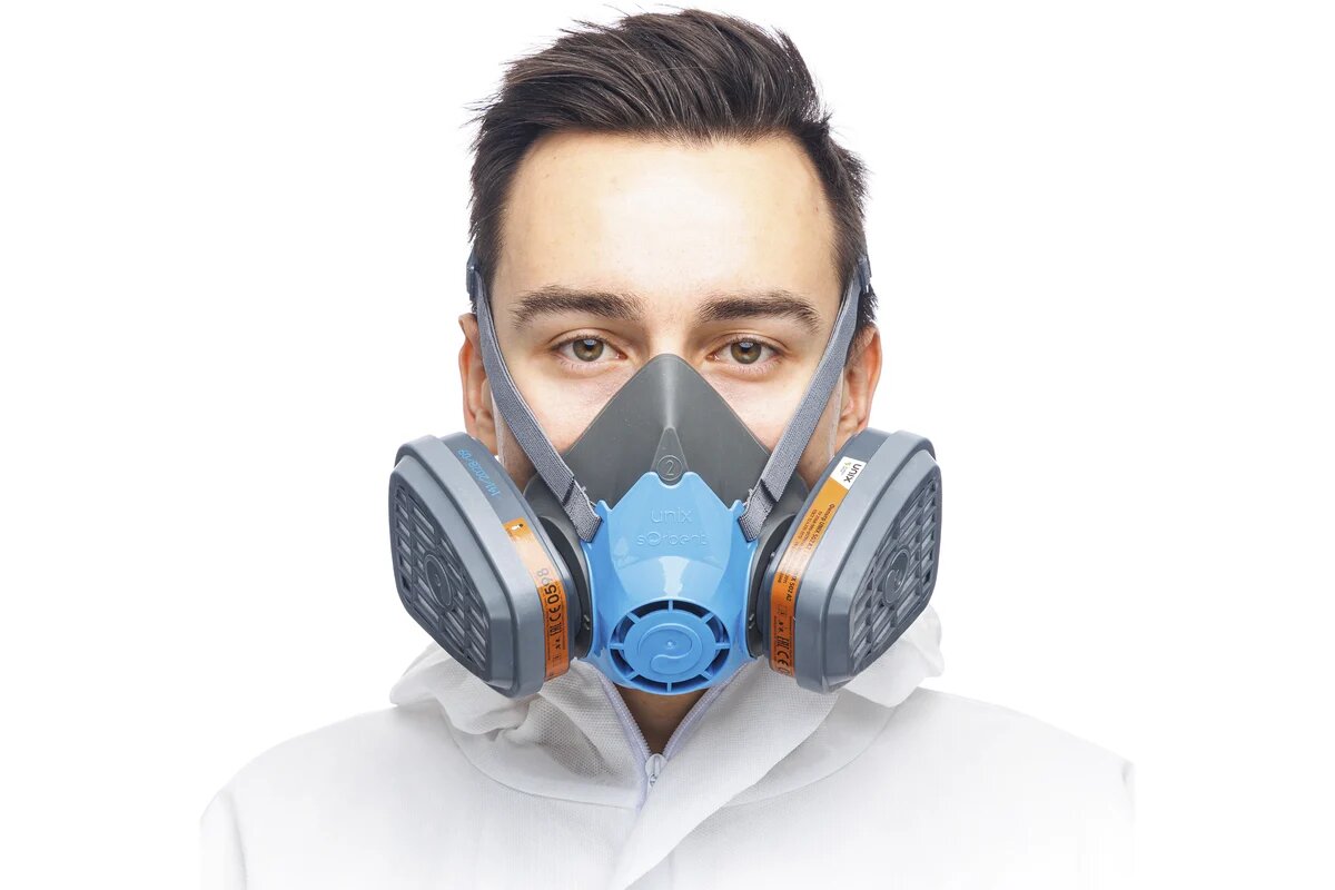 Респиратор UNIX 1000 3 рост A1 Р1 из термопластичного эластомера с двумя фильтрами 501 A1 и предфильтром P1, байонетное крепление, поясная сумка для хранения.