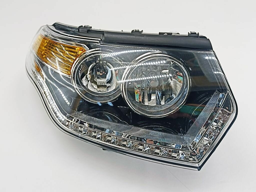 Фара / блок-фара правая с ДХО для а/м УАЗ Патриот 2014-2024 года выпуска