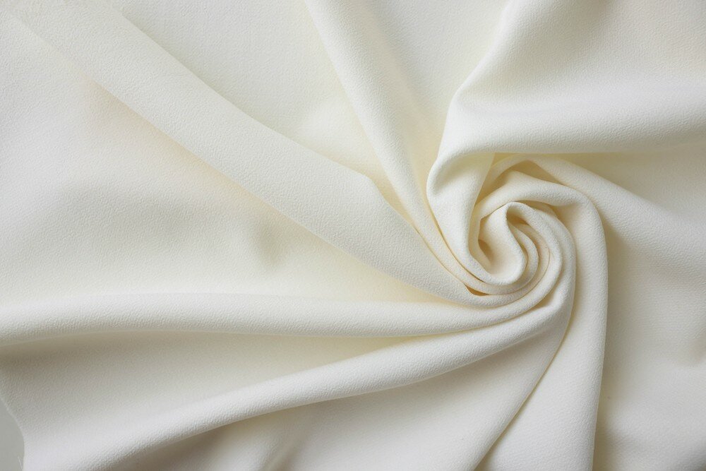 Ткань дабл креп молочного цвета, ширина 1.5 м, плотность 347 г/м2