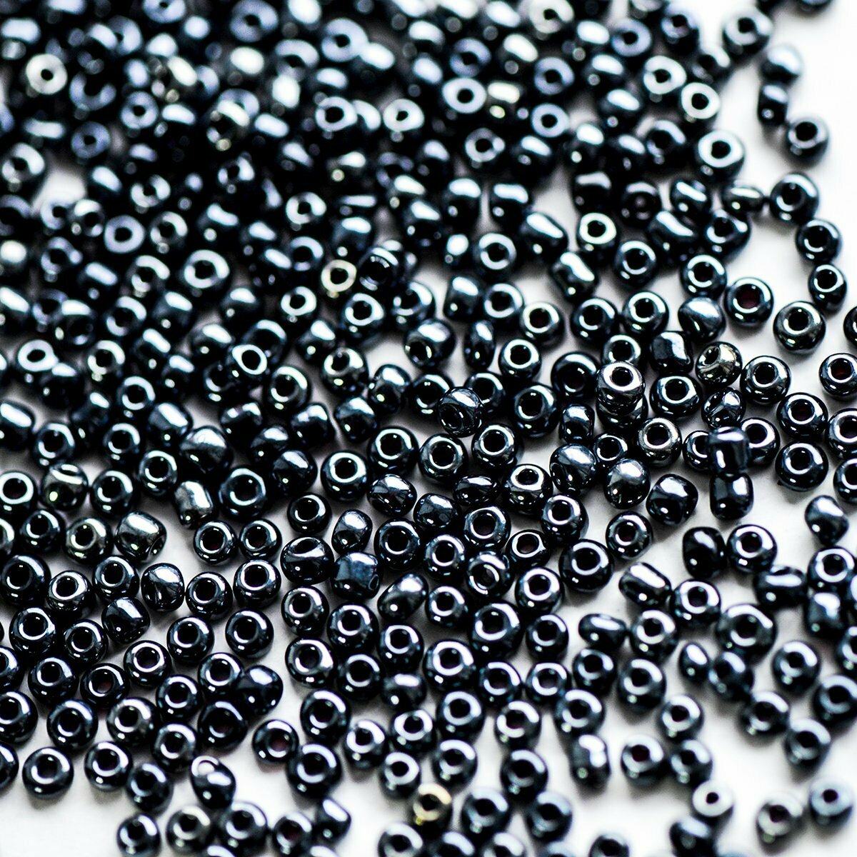 Бисер Радуга 70 гр круглый 12/0 черный люстровый
