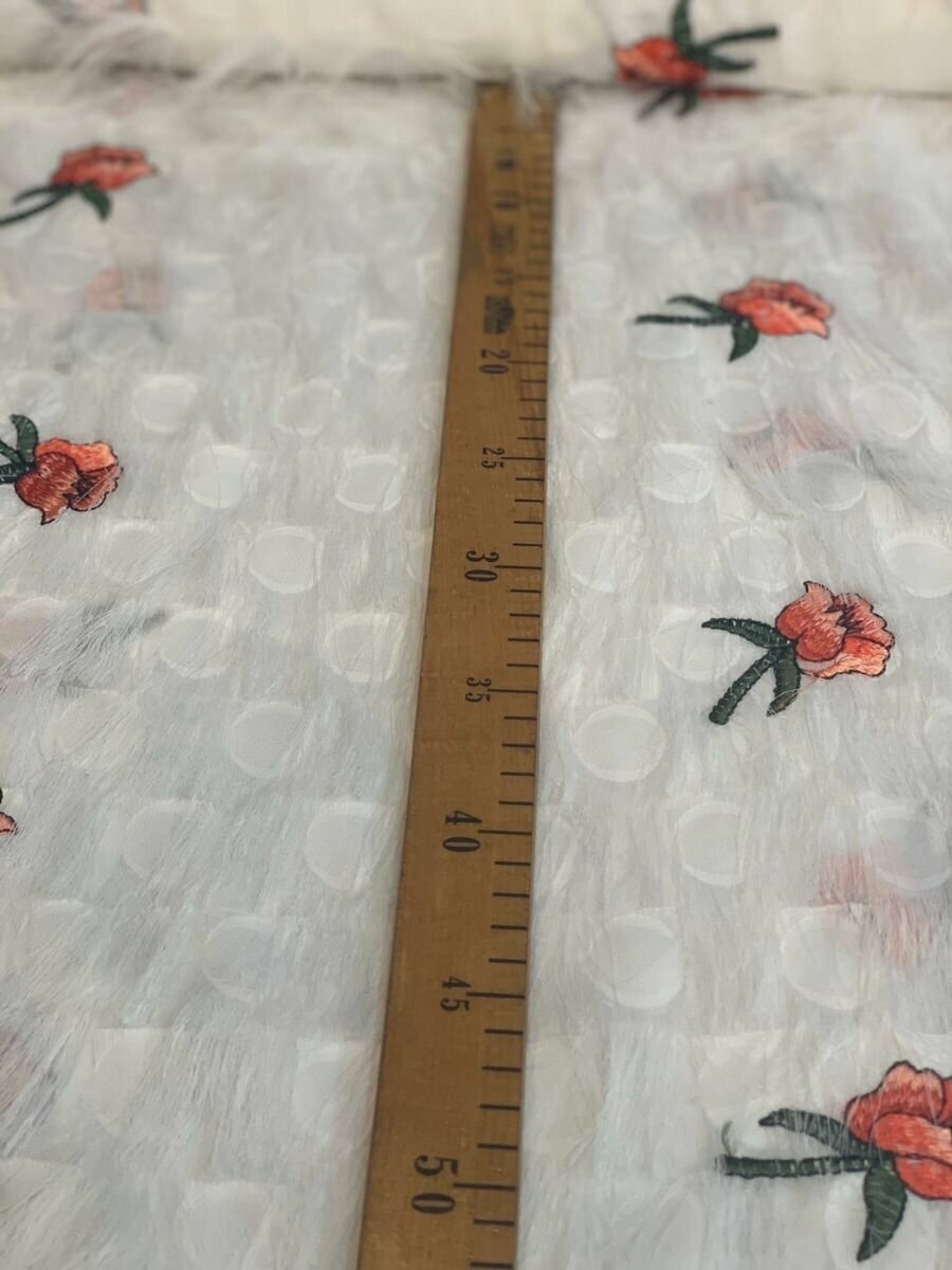 Шифон с бахрамой и вышивкой 100см. х 145см.