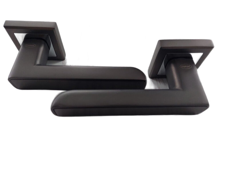 Ручка дверная лечче на квадратной розетке графит/хром