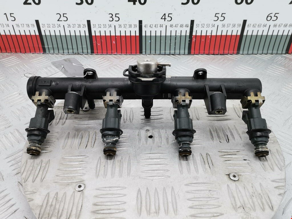 Форсунка бензиновая электрическая Volkswagen Polo 3 030906031J арт. 1795082