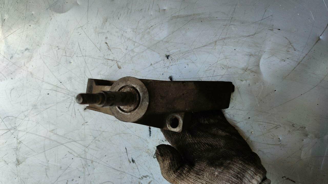 Кронштейн МКПП Renault Espace 8200013681