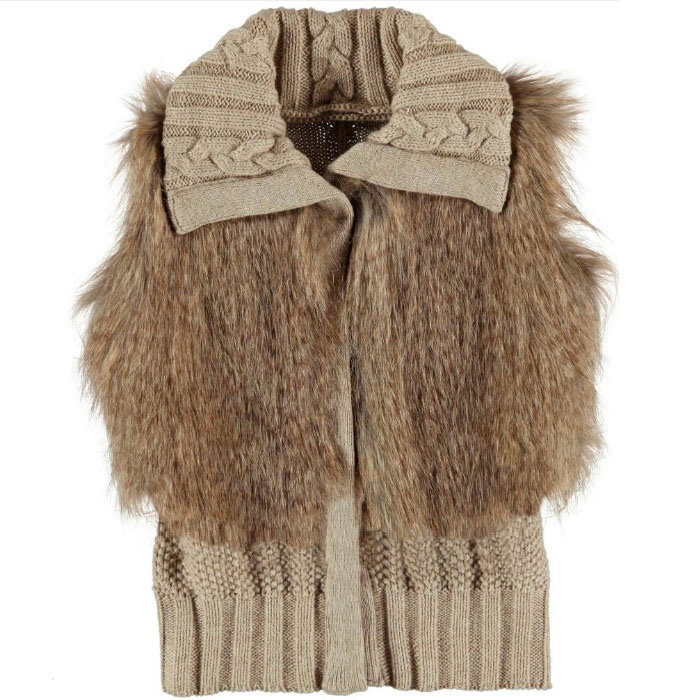 Жилет вязаный