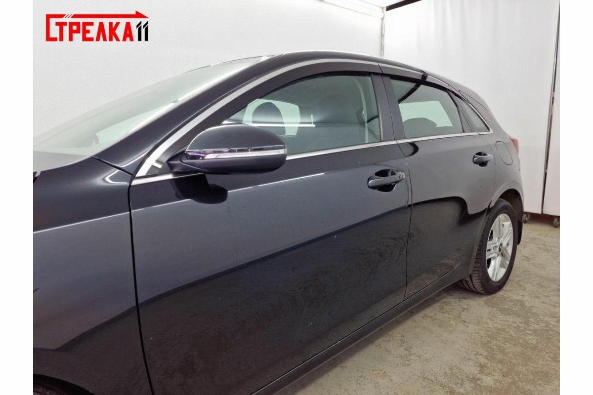 KIA CEED 2018-н. в - хэтчбек - 2D Дефлекторы окон с хром полосой