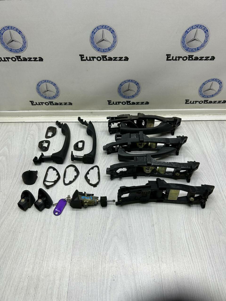 Дверные ручки с личинкой и ключами Mercedes W203 А2037660501