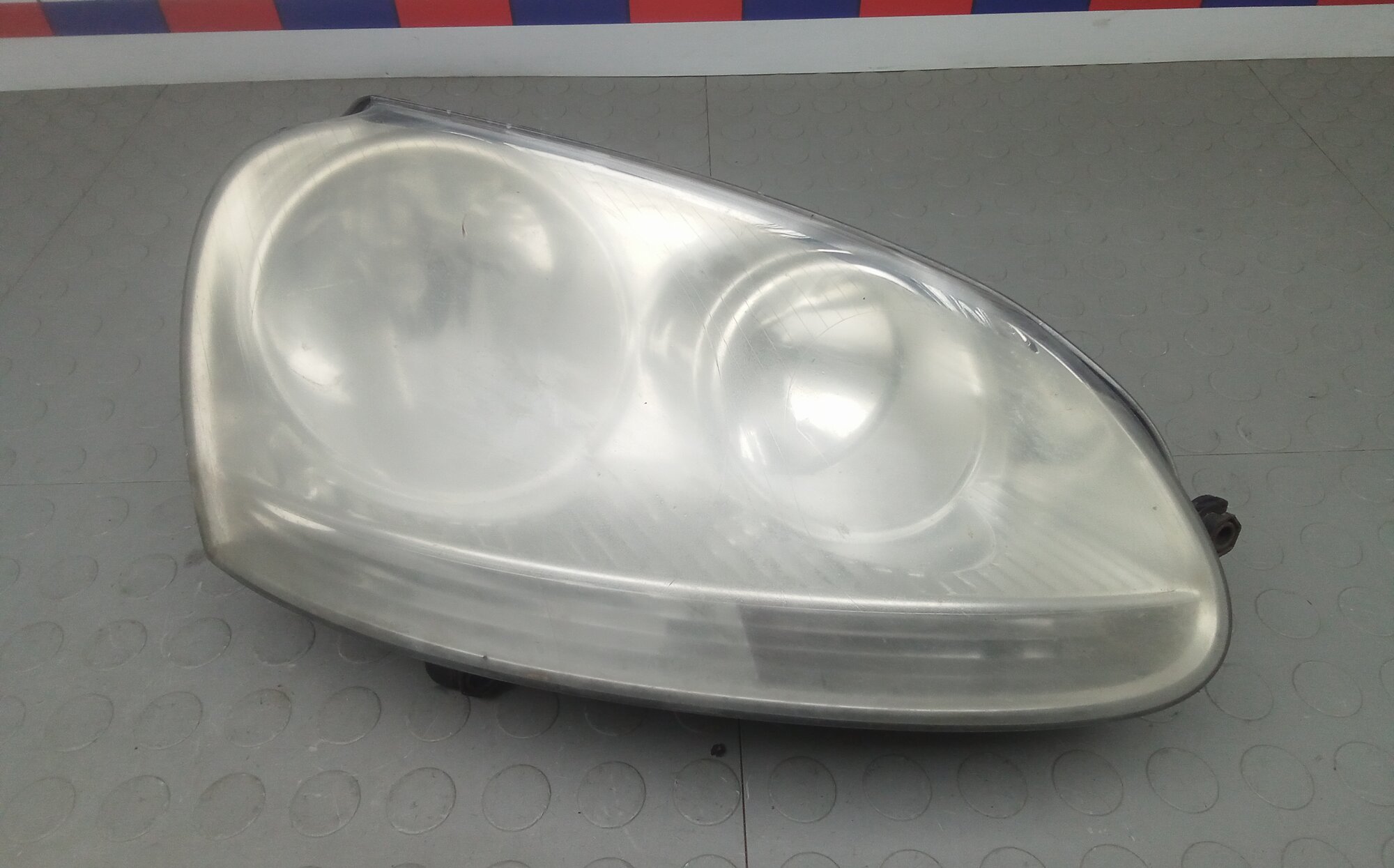 Фара правая VOLKSWAGEN GOLF 5