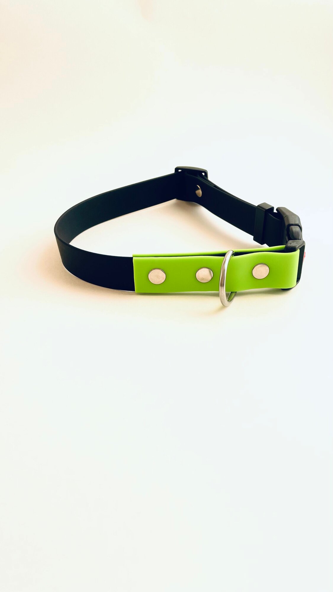 Ошейник для крупных собак , Биотан , 25 мм. 45-55 см. Черный , салатовый.