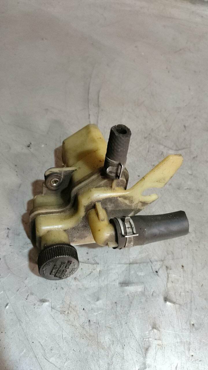 Бачок гидроусилителя Ford Focus 2 2008