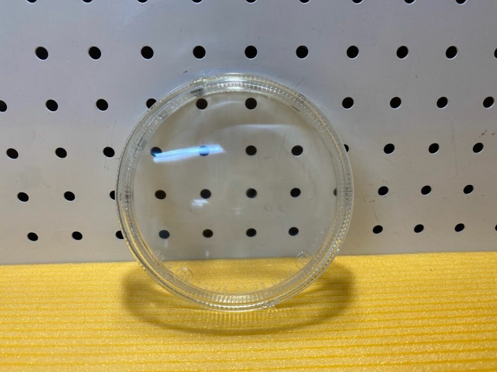 Стекло противотуманной фары правое/левое Iveco Stralis, Renault Magnum