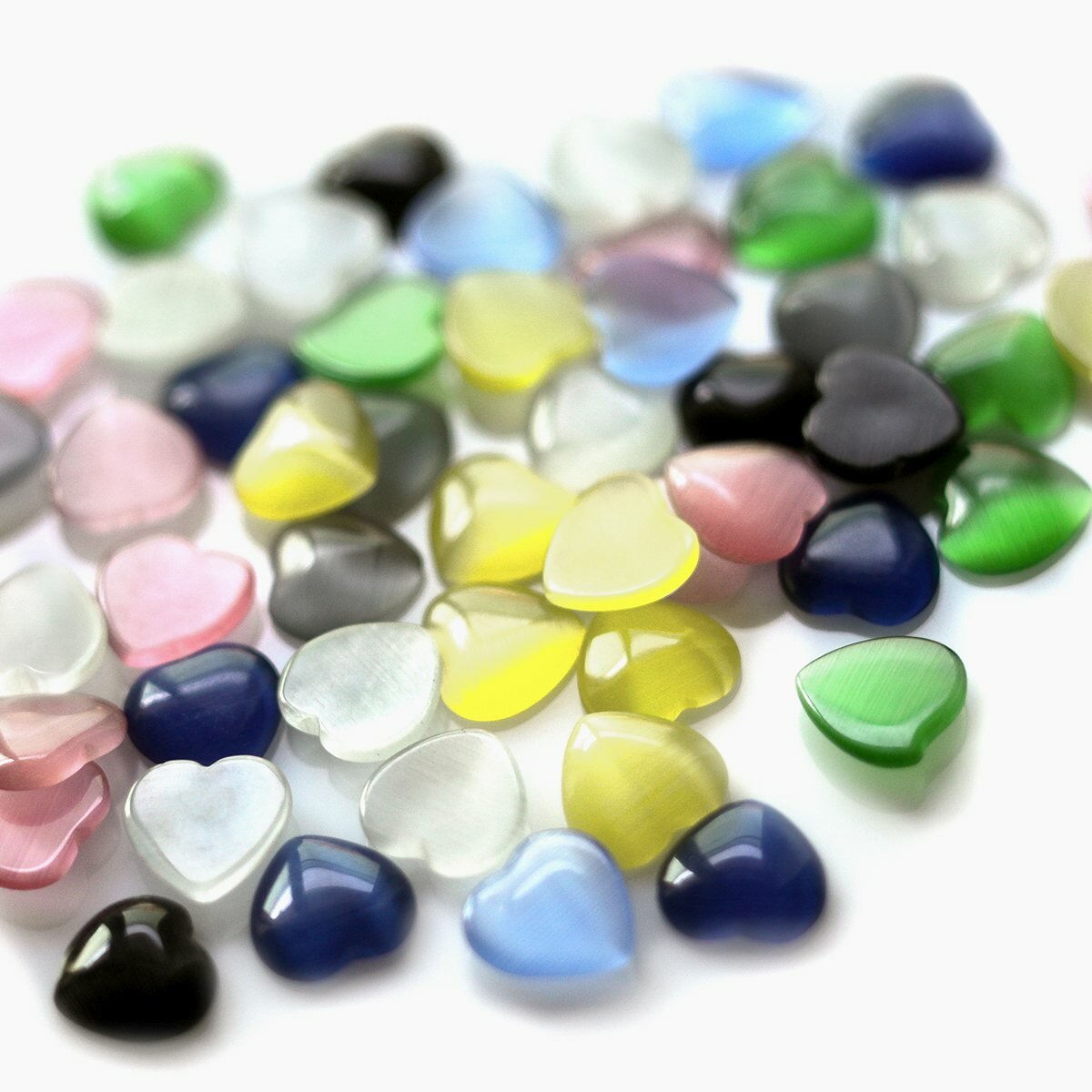Кабошон стеклянный Кошачий глаз 15 шт, сердечко, размер 10x10x2.5 мм, разные цвета в упаковке