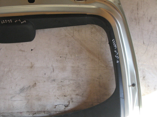 Б/У Обшивка двери багажника, Mazda (Мазда)-3 (BK) (02-09) MAZDA 3 (BK) (02-09) Царапины 62299 MAZDA арт. BP4K68940D