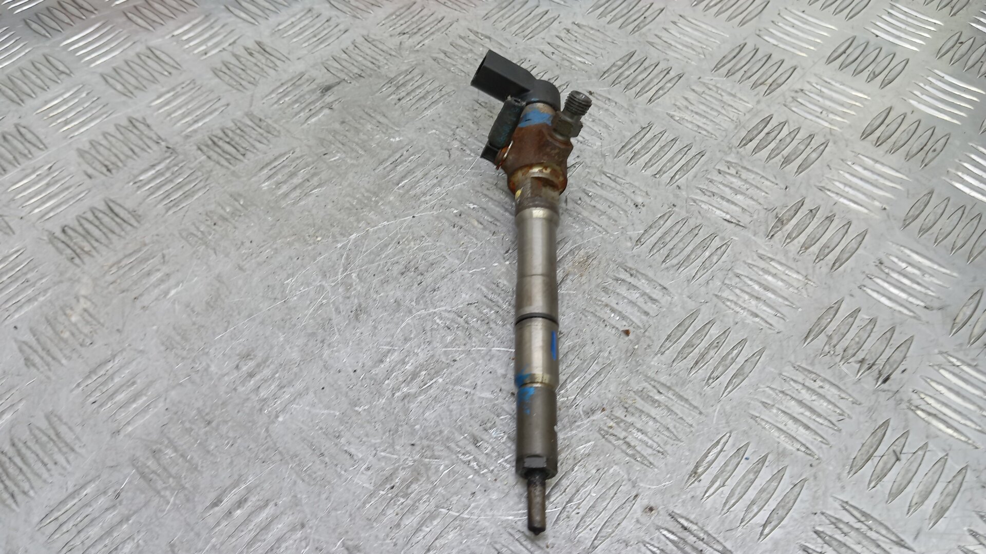 Форсунка дизельная VOLKSWAGEN POLO 5 (6R), Номер 03L130277B