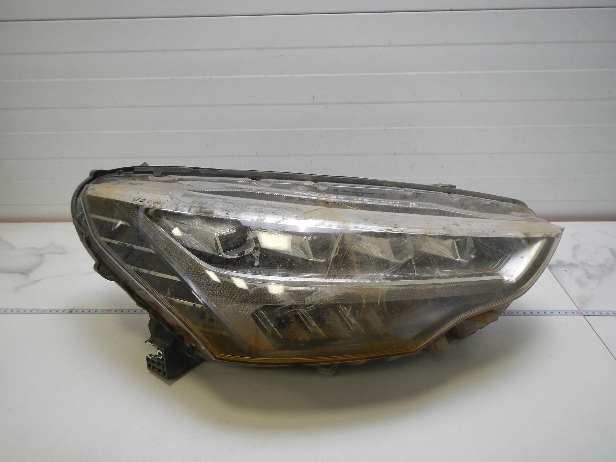 Б/У Фара правая, Haval (Хавейл)-JOLION (21-) Haval JOLION (21-) LED с блоком. Трещина на стекле, грязь внутри, поврежден ...